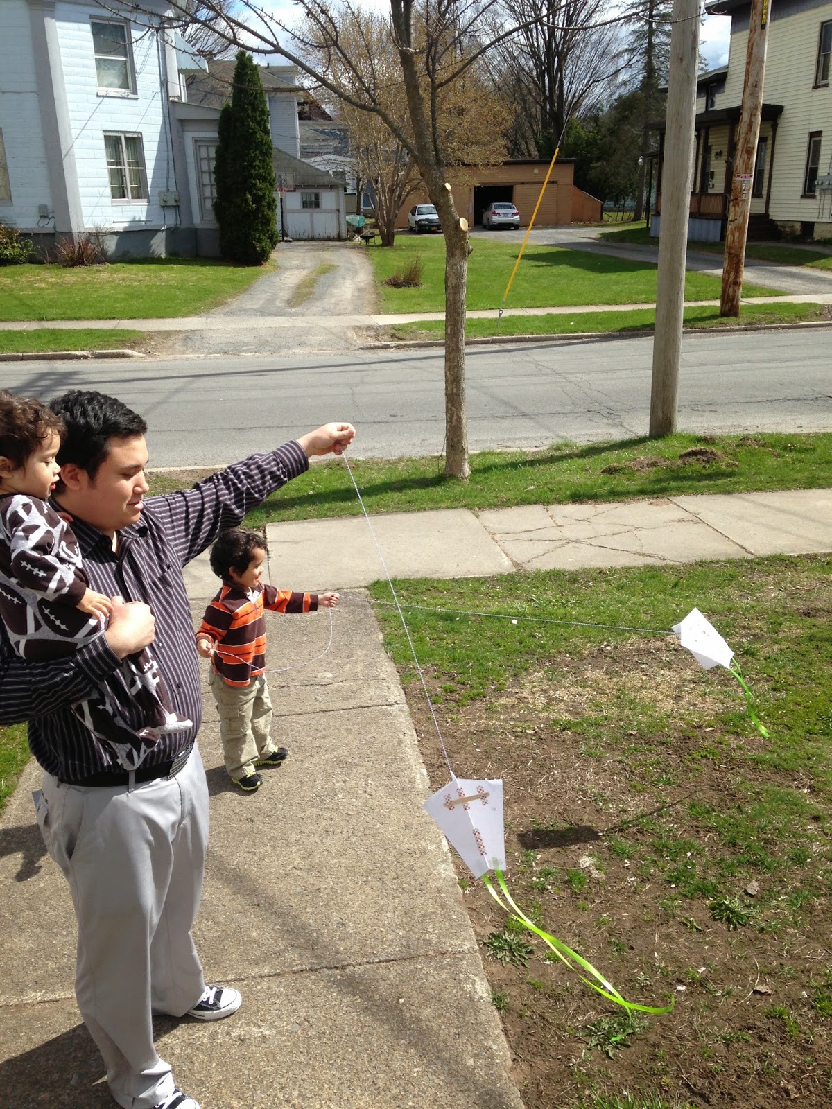 The Hand That Rocks the Cradle: How to Make an Easy Kite out of ...