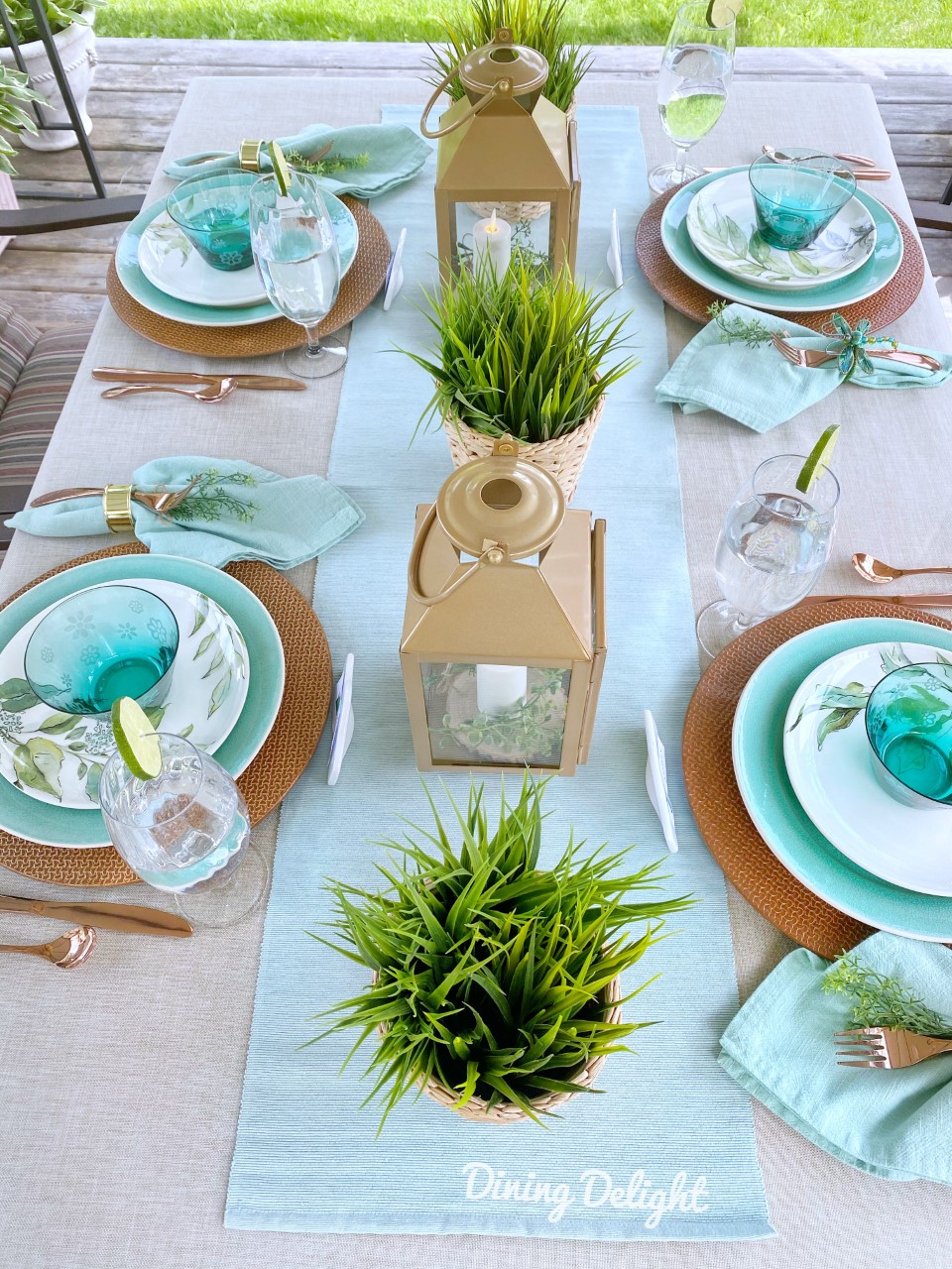 Dining Delight: Summer Tablescape for the Backyard