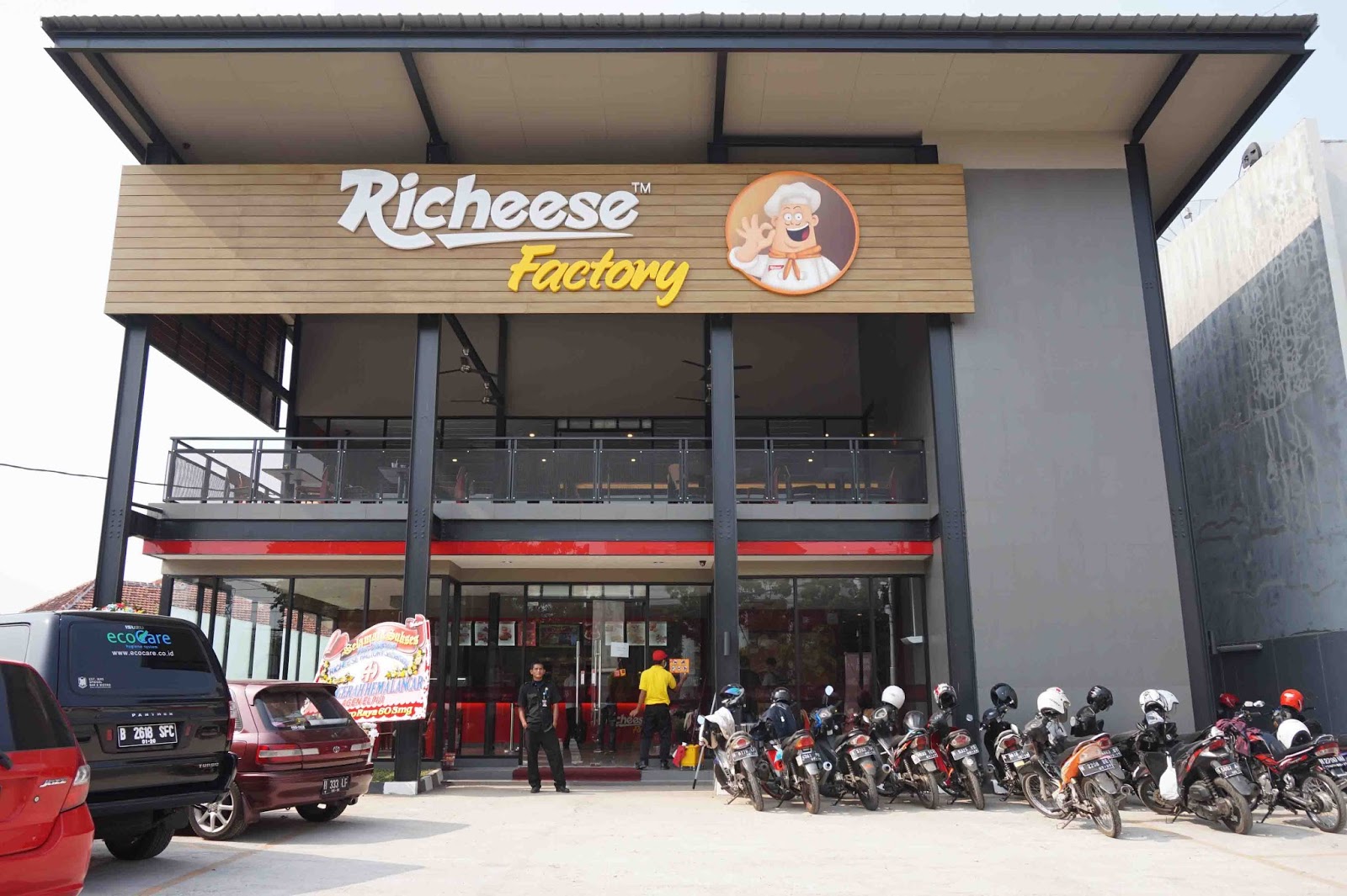 Pelangi Hari: Akhirnya Semarang Punya Richeese Factory