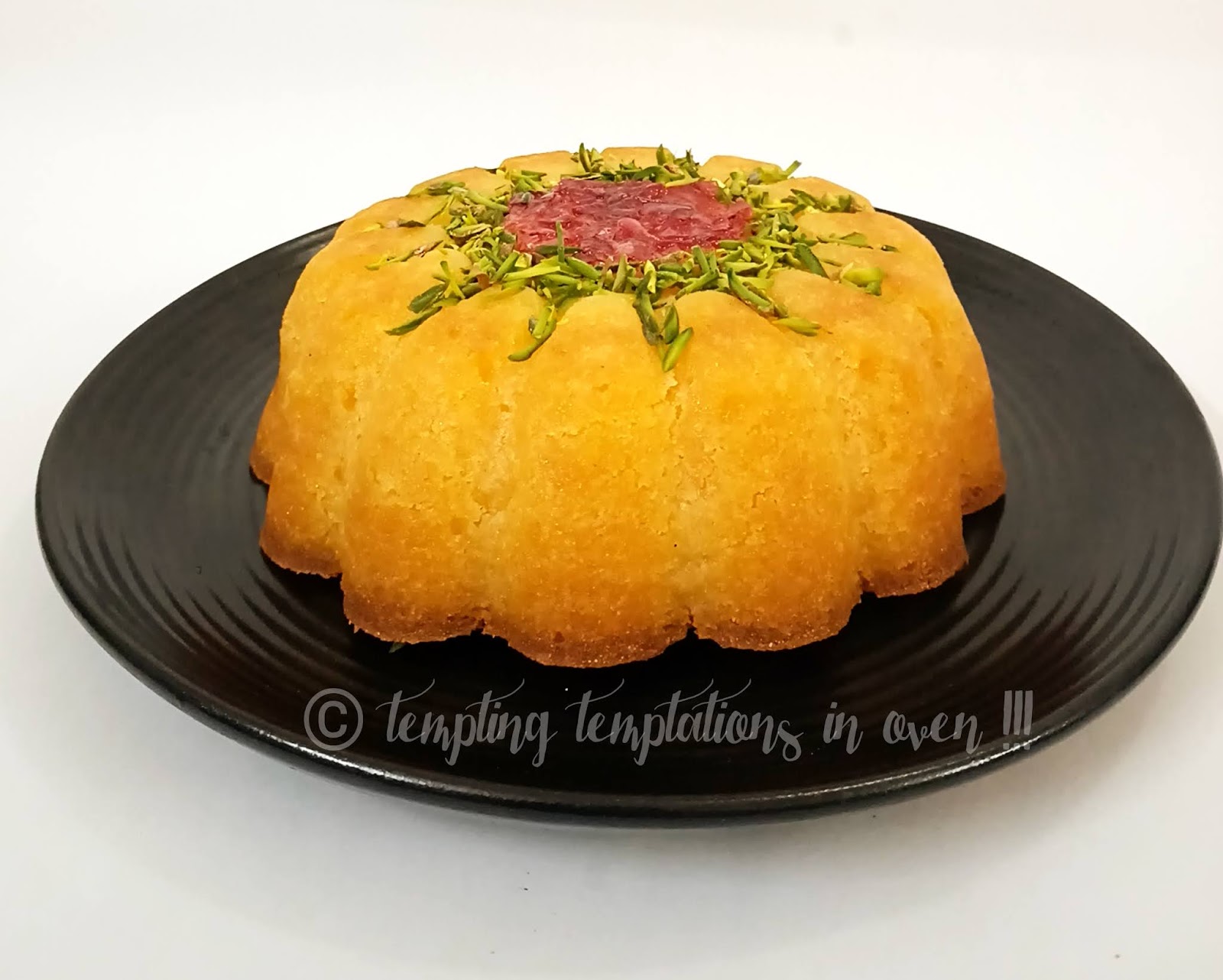 Eggless Basbousa