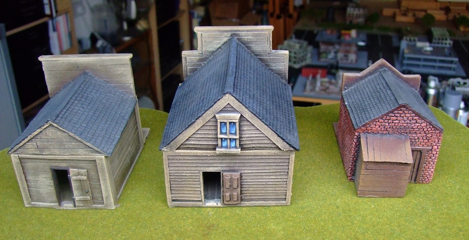 The Angry Lurker: More 28mm Old West Buildings open for business in Angry!