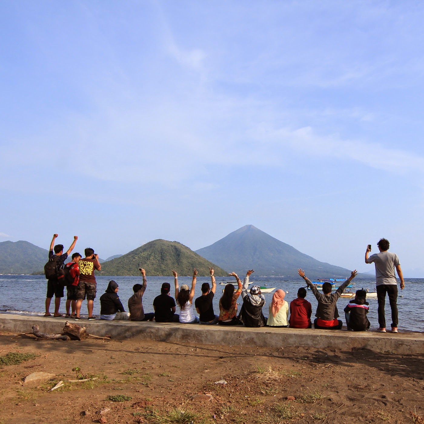 Life is An Adventure: Menikmati indahnya Kepulauan Rempah Rempah dari puncak tertinggi Maluku Utara