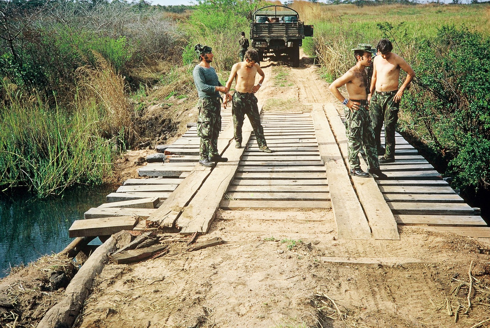 MAVINGA - ANGOLA 2ª. Compª. Bat. Caç. 5012: Caça e Saídas ao Mato