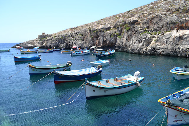Small Voyager: Blue Grotto (Błękitna Grota) Malta