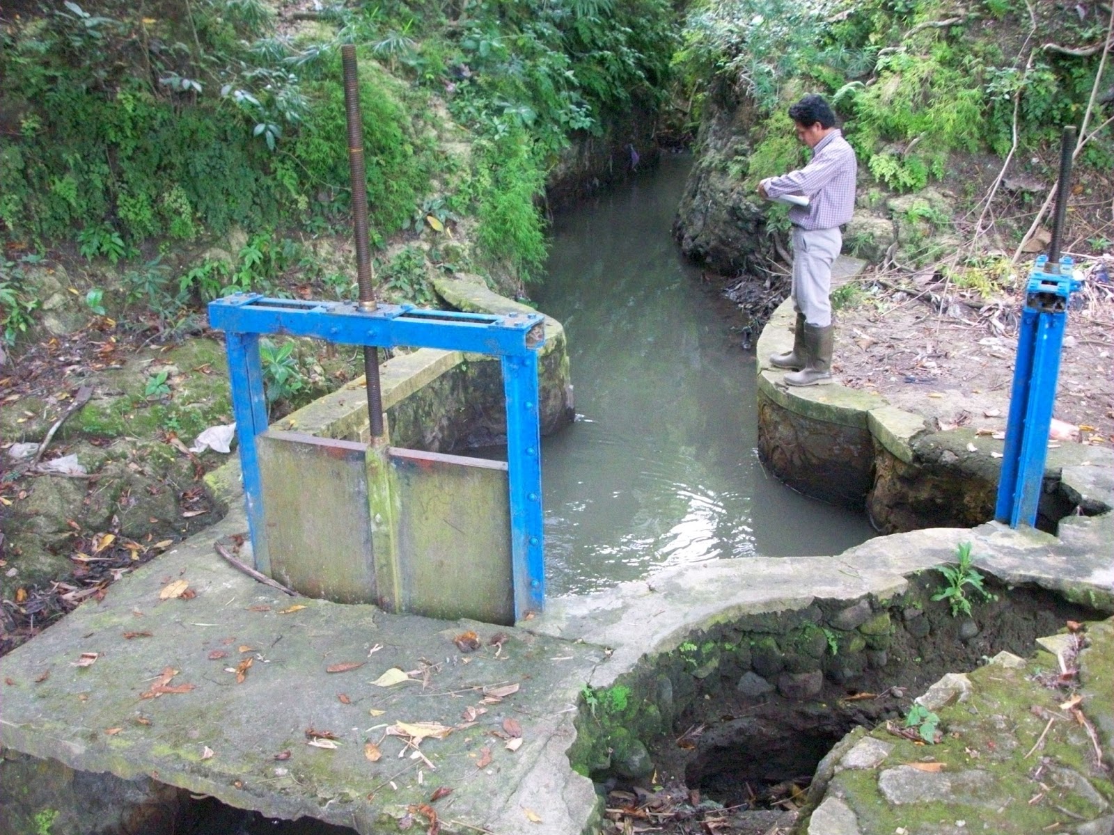 Desain Irigasi: CONTOH GAMBAR DESAIN BANGUNAN IRIGASI