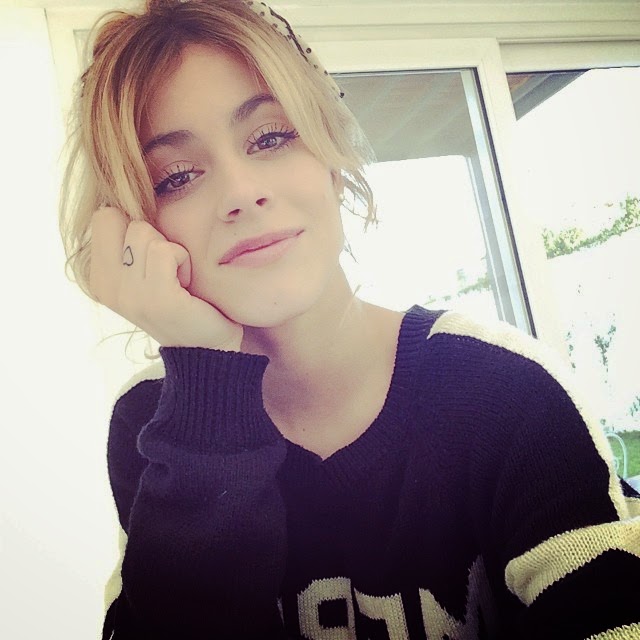 Tini Stoessel Oficial: Más fotos de Tini para El Planeta Urbano