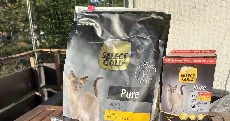 Julani - time to test: SELECT GOLD TROCKEN- UND NASSFUTTER VON FRESSNAPF