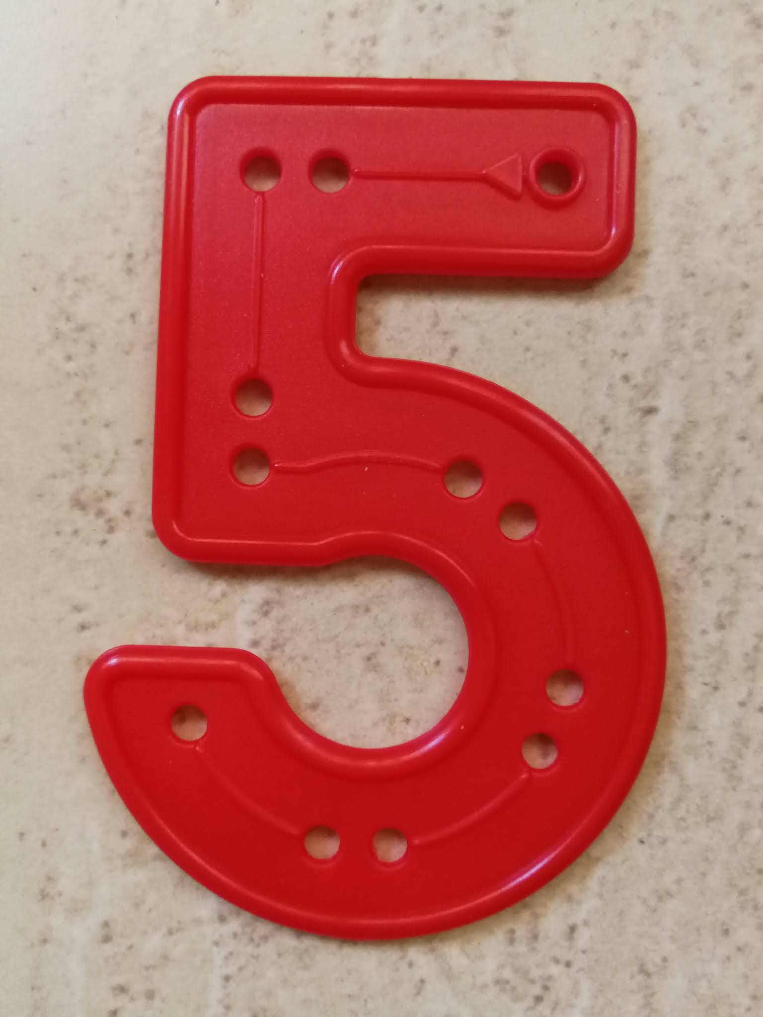 Los niños de 5 años: A REPASAR EL NÚMERO 5