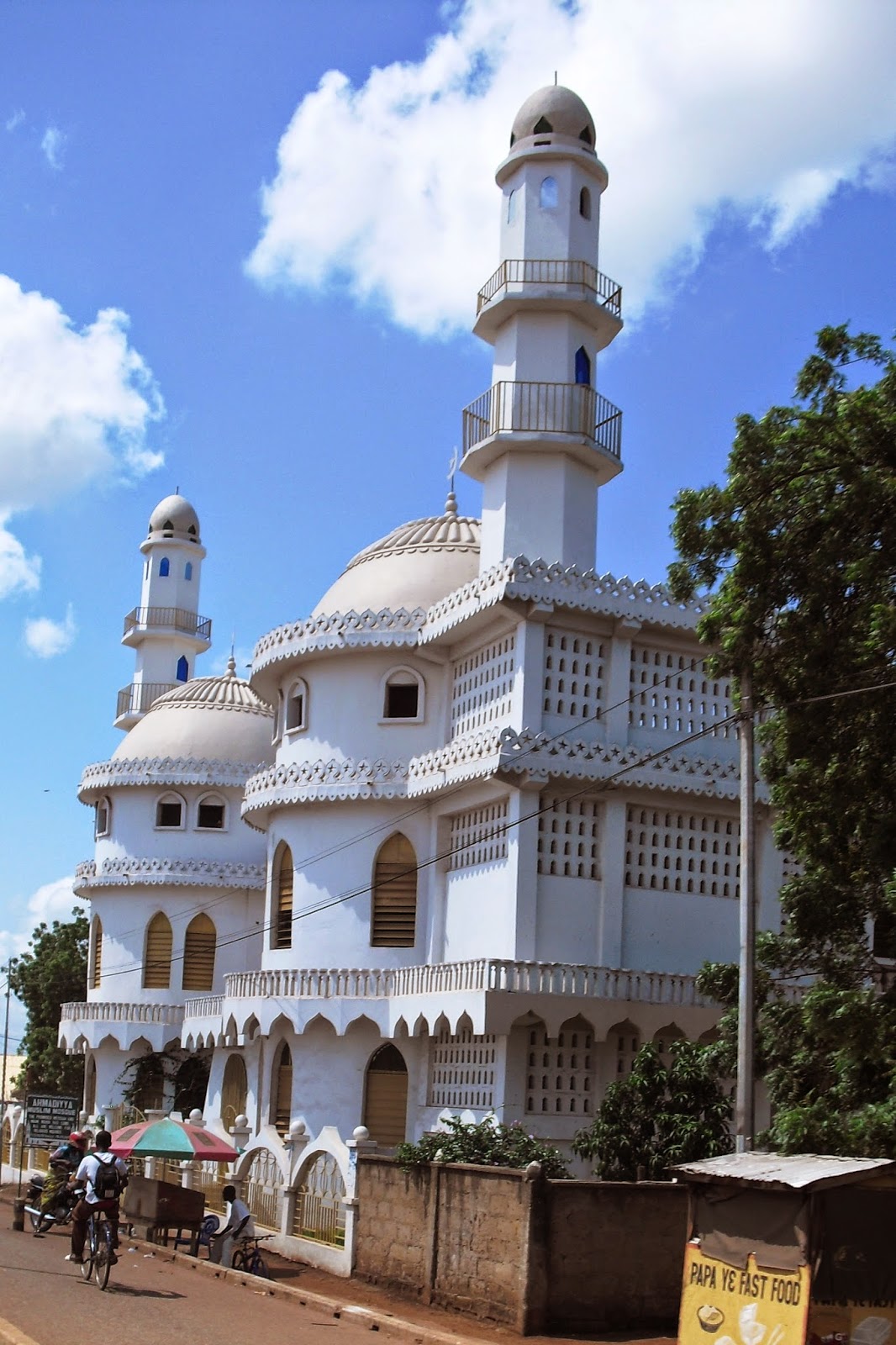AHMADIYYA MOSQUE: Ahmadiyya Muslim Jamaat Mosque - Tamale Ghana