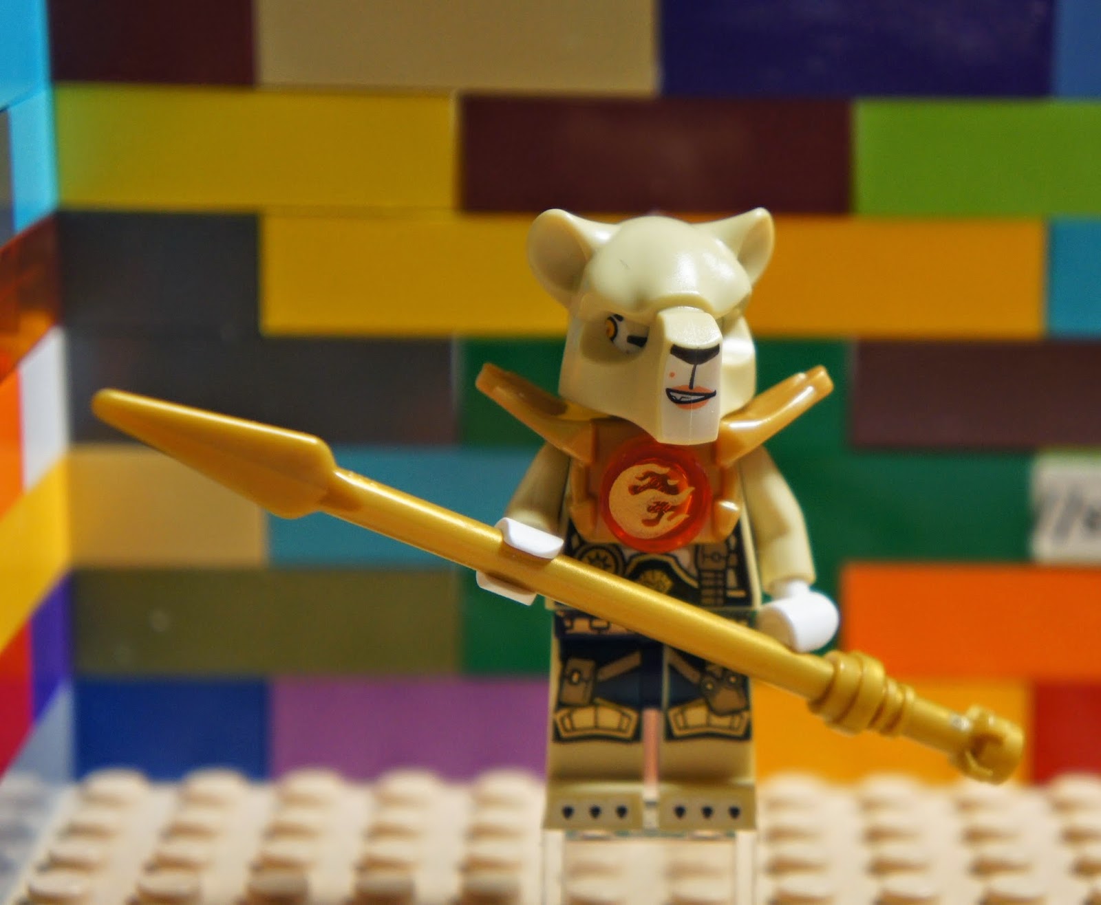 LEGO LOC115 LI'ELLA Minifigure Lion Tribe Legends of Chima + Spear ...