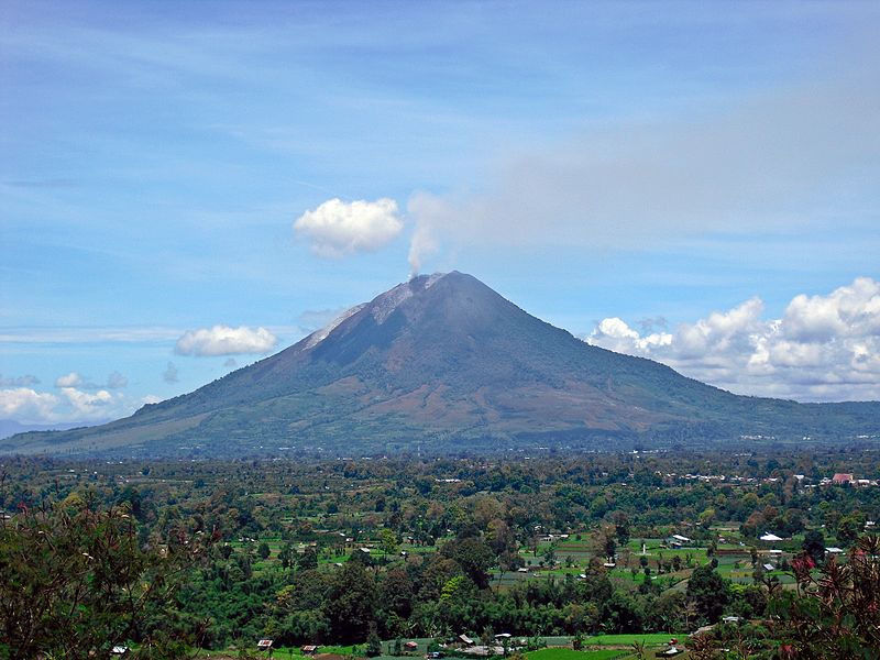 Puncak Gundaling Berastagi, View Terbaik Menikmati Gunung Sinabung dan ...