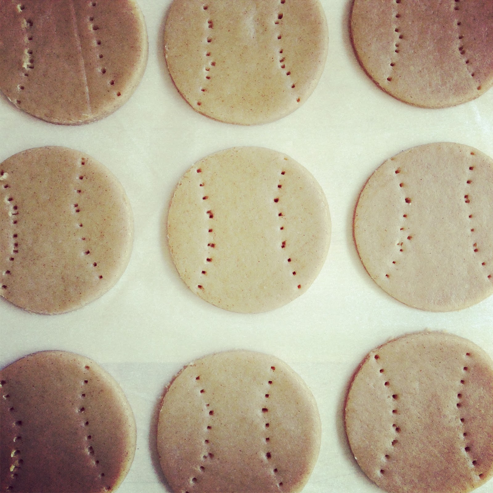 siriously delicious: Homemade Baseball-Shaped Graham Crackers