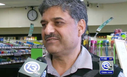 7-Eleven Store Owner Gives Shoplifting Teenager Free Food