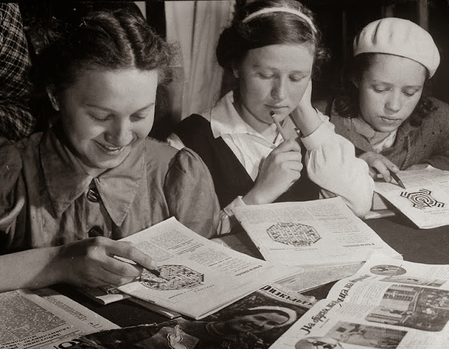 21 Vintage Pictures Capture Everyday Life of the USSR in the 1930 and ...
