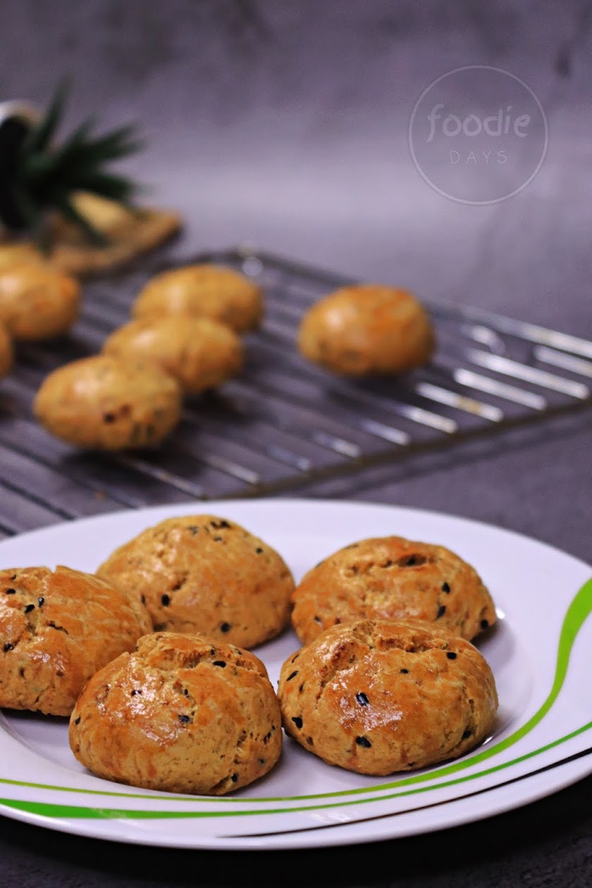 Egg Biscuits | Coin Biscuits | Tea time Snack Recipe by Foodie Days