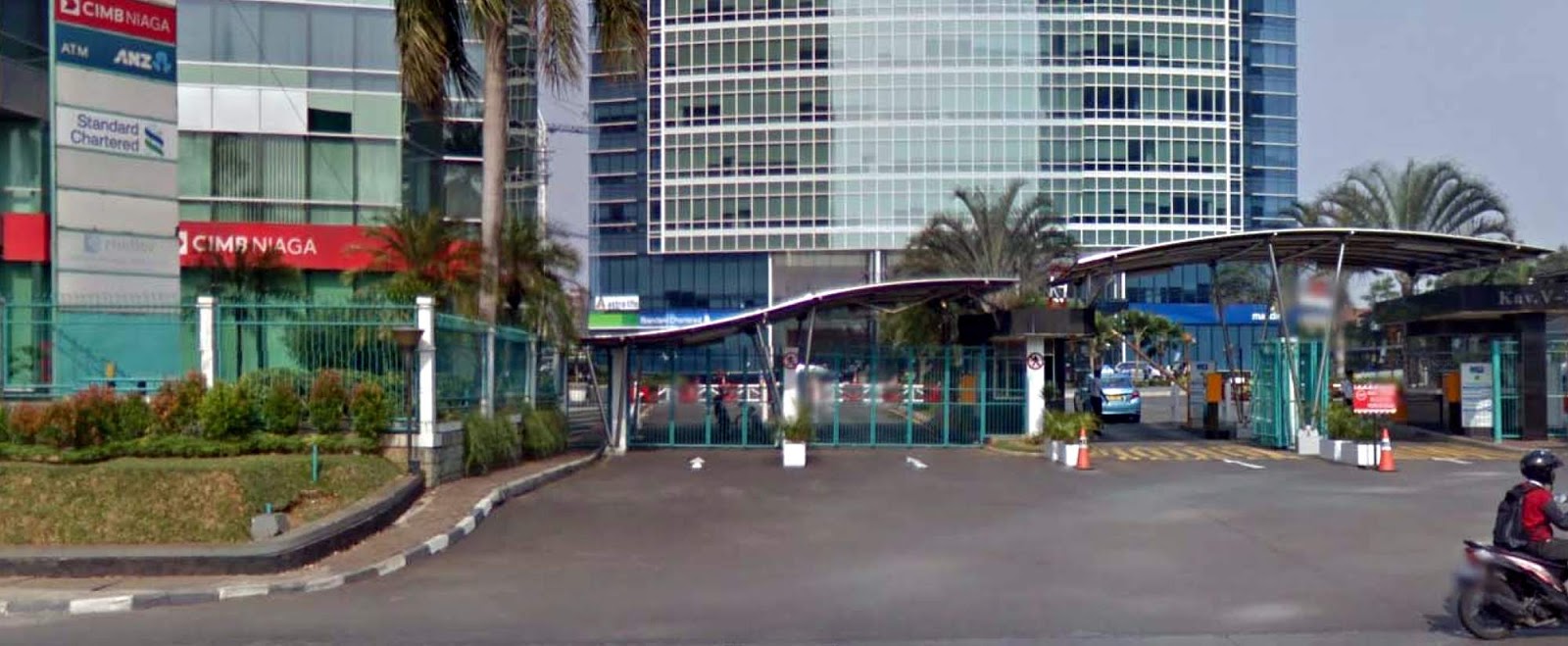 Bank Offices: Standard Chartered Bank