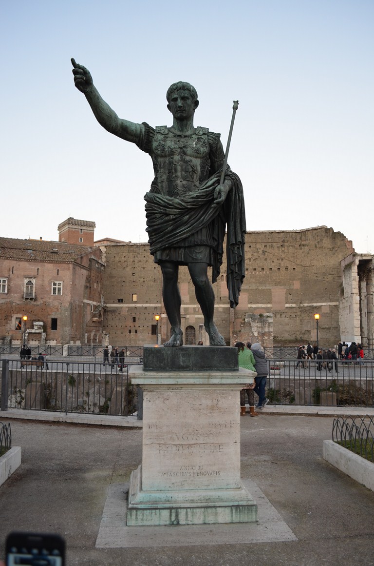 Statua Cesare Fori Imperiali at Jeffrey Bost blog