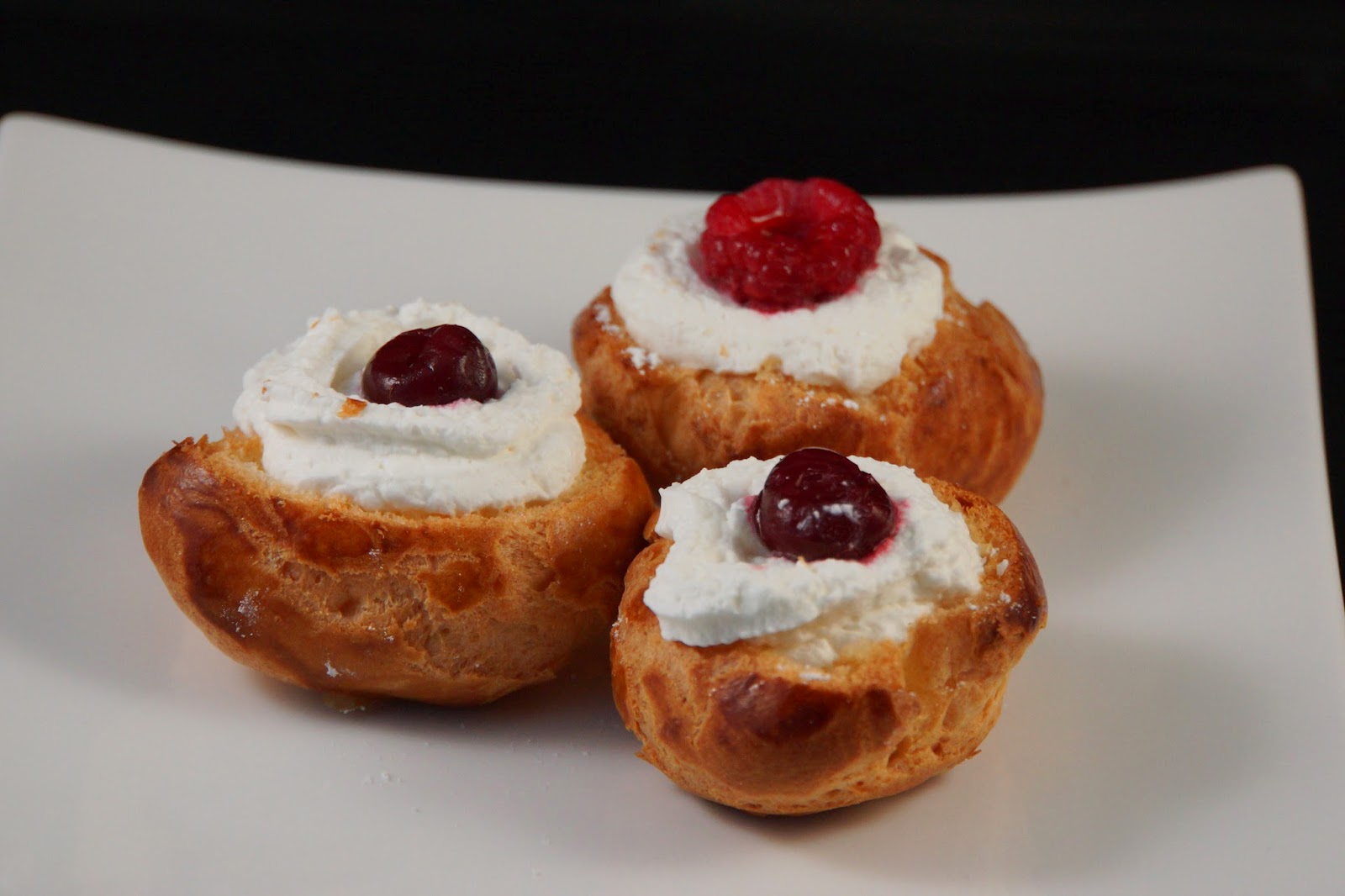 Choux Chantilly aux fruits rouges