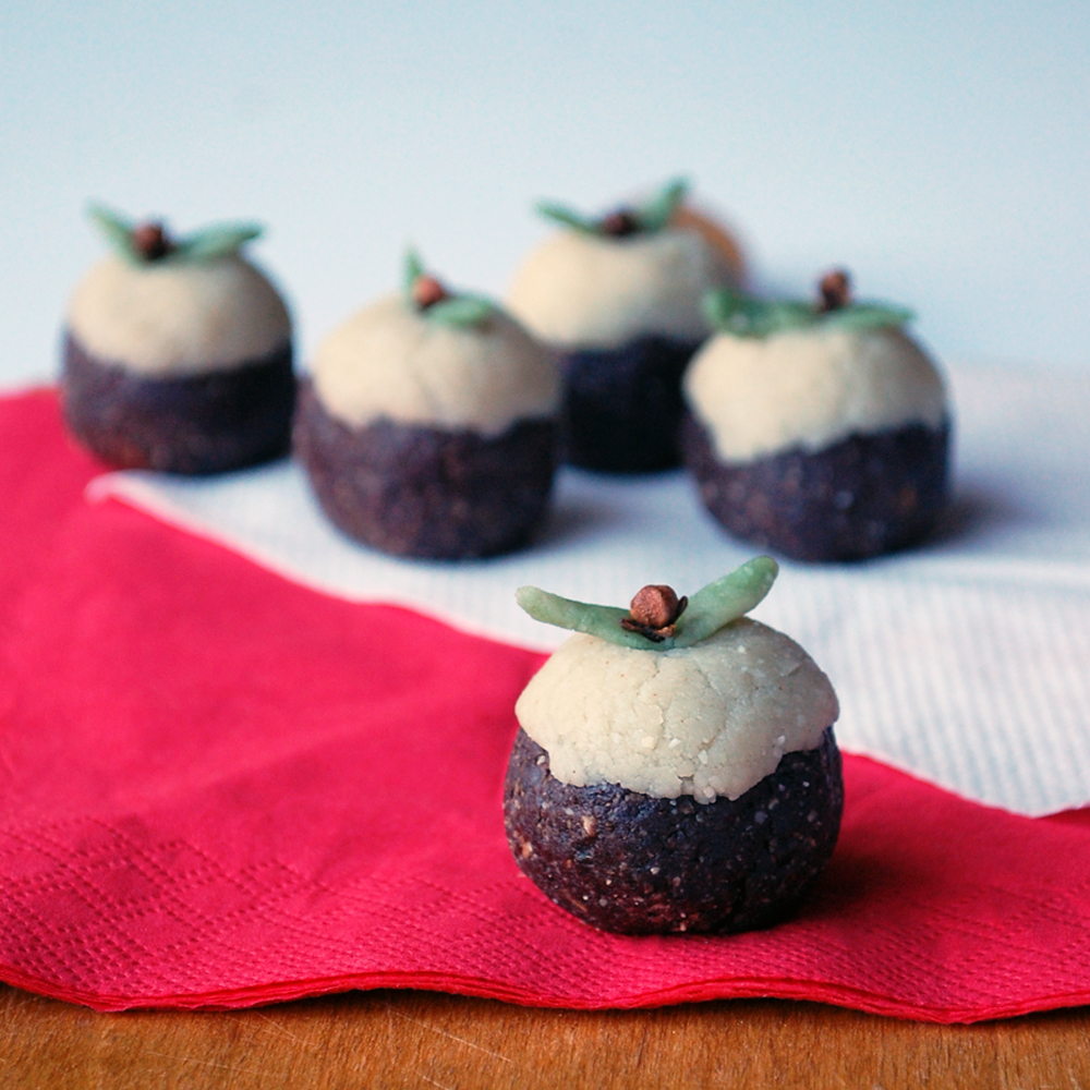‘Twelve Days’ day 6: Mini Christmas puds | including cake