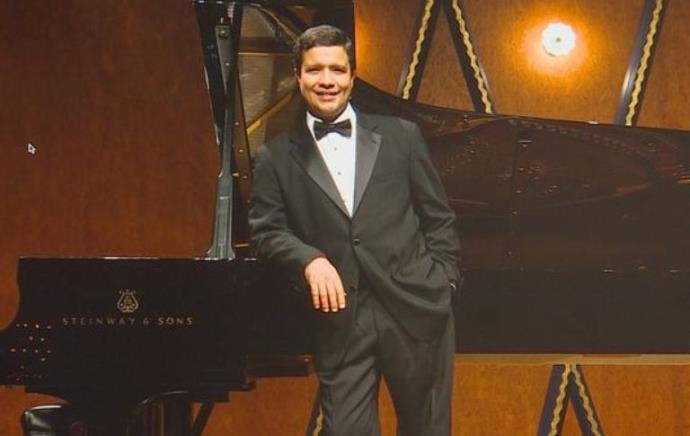 Lighting Up the Sky: José Feghali