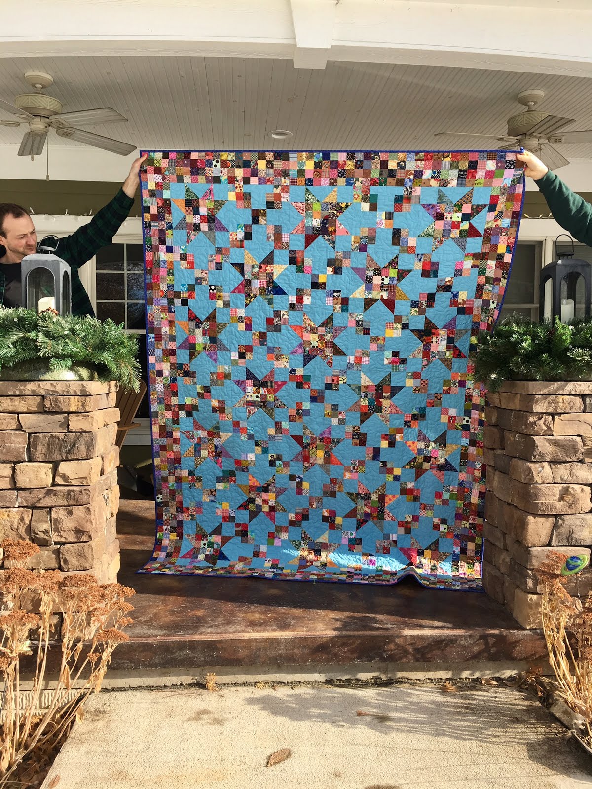 klein meisje quilts: calico rose, quilt completed