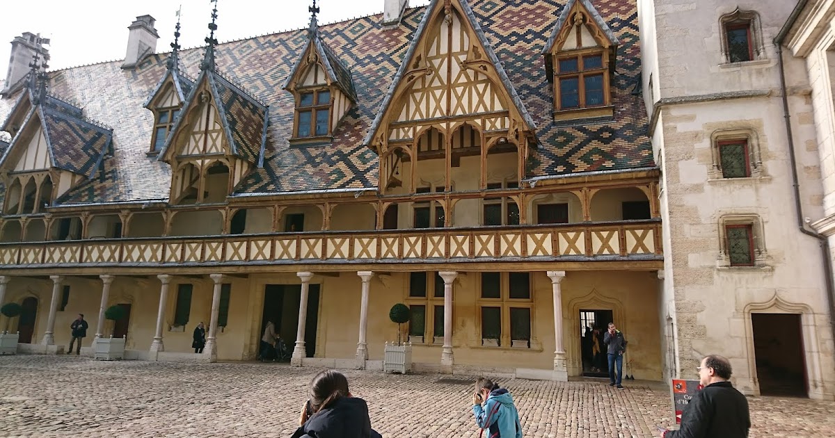L'image Imlaginaire: Les Hospices de Beaune ou Hôtel-Dieu de Beaune est ...