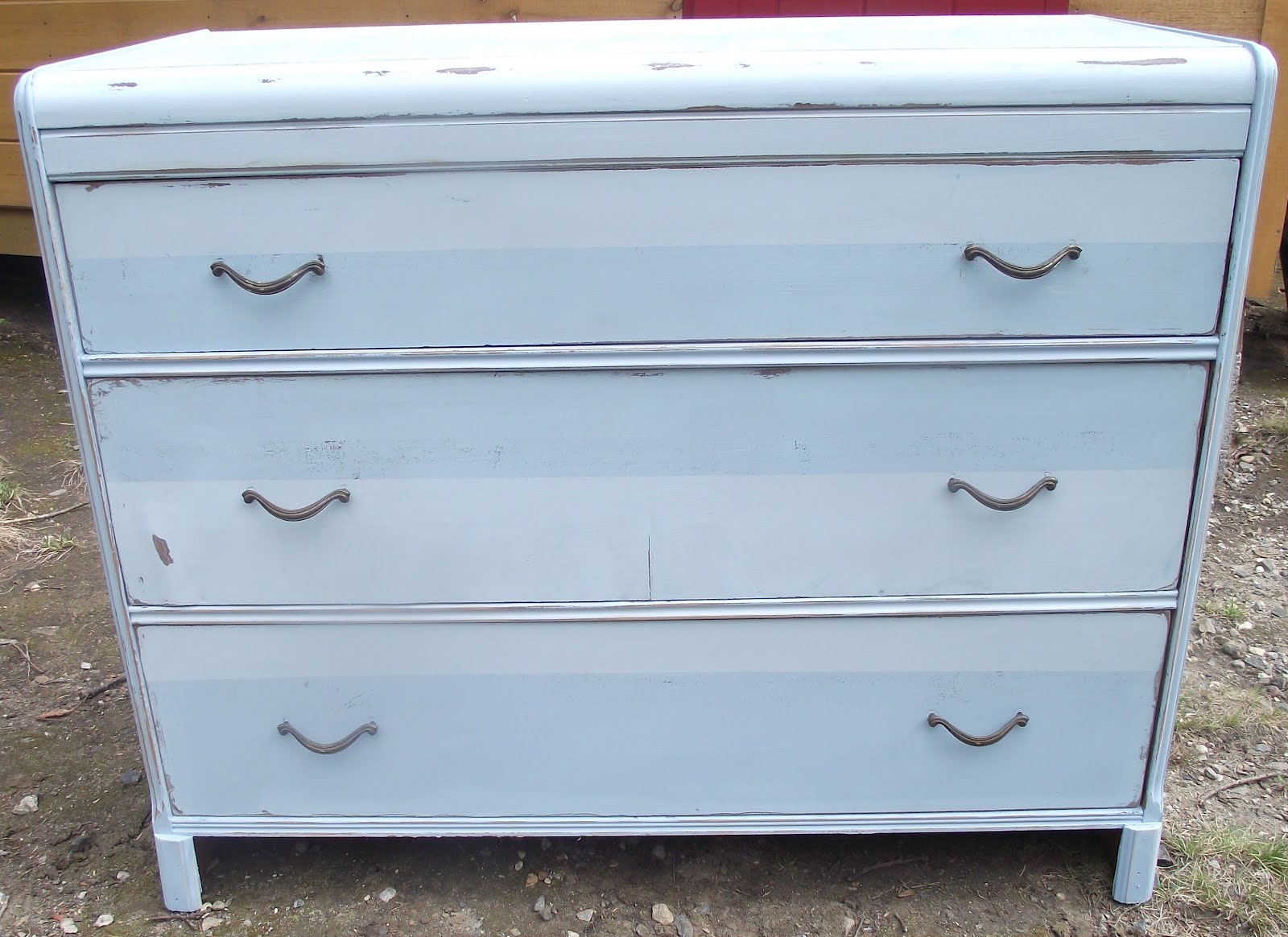 Serendipity Chic Design: The FREE dresser in need of some TLC