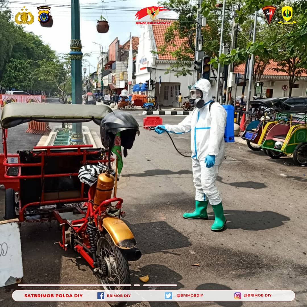 UNIT KBR GEGANA SATBRIMOB POLDA DIY DISINFEKTAN PUSAT KOTA YOGYAKARTA UNIT KBR GEGANA SATBRIMOB POLDA DIY DISINFEKTAN PUSAT KOTA YOGYAKARTA