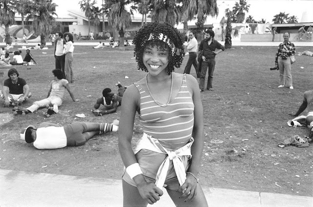 23 Amazing Black and White Photographs Capture Scenes From Venice Beach ...