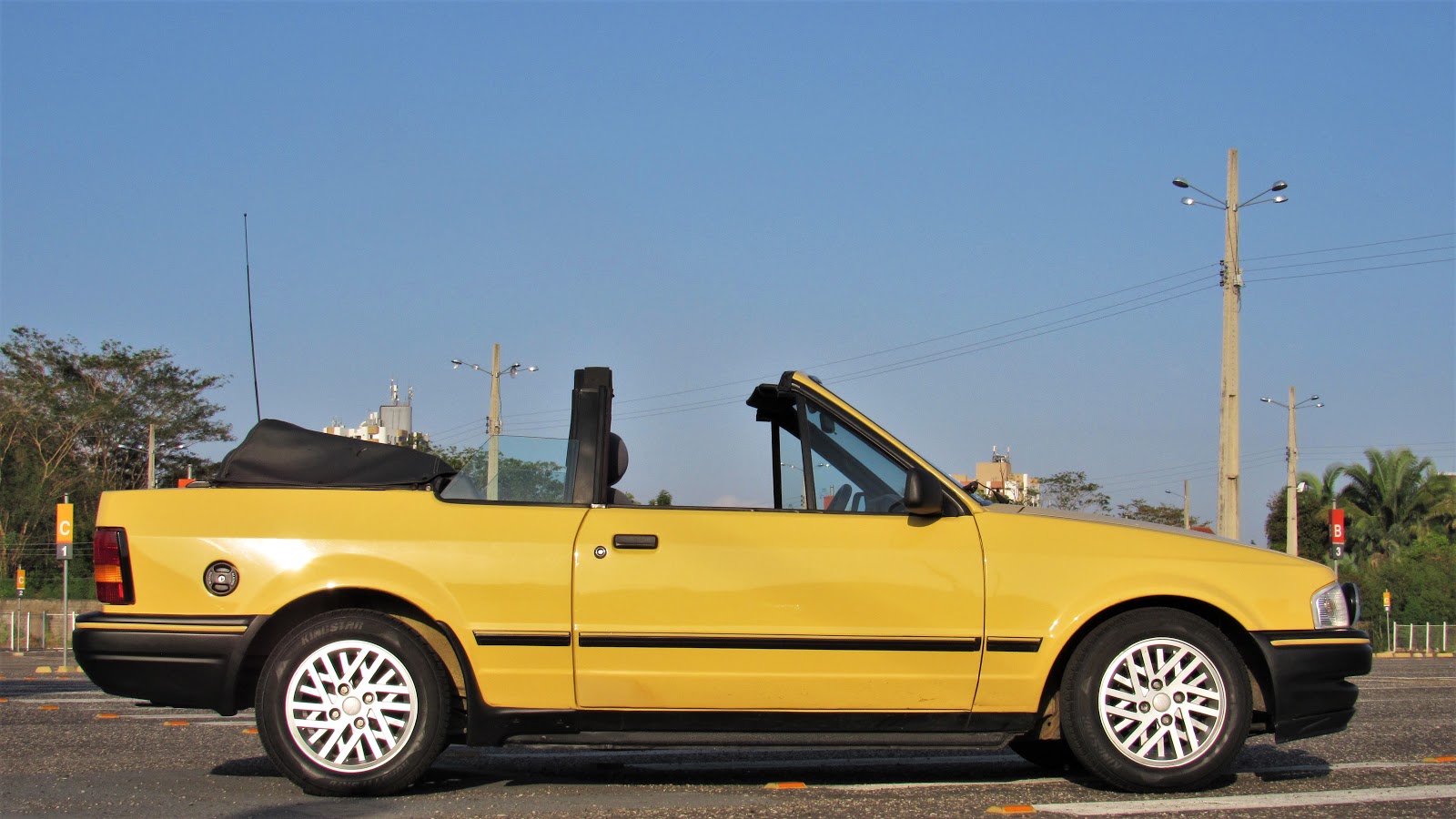 Voltamos 30 anos no tempo com o Ford Escort XR3 1.8 Conversível!