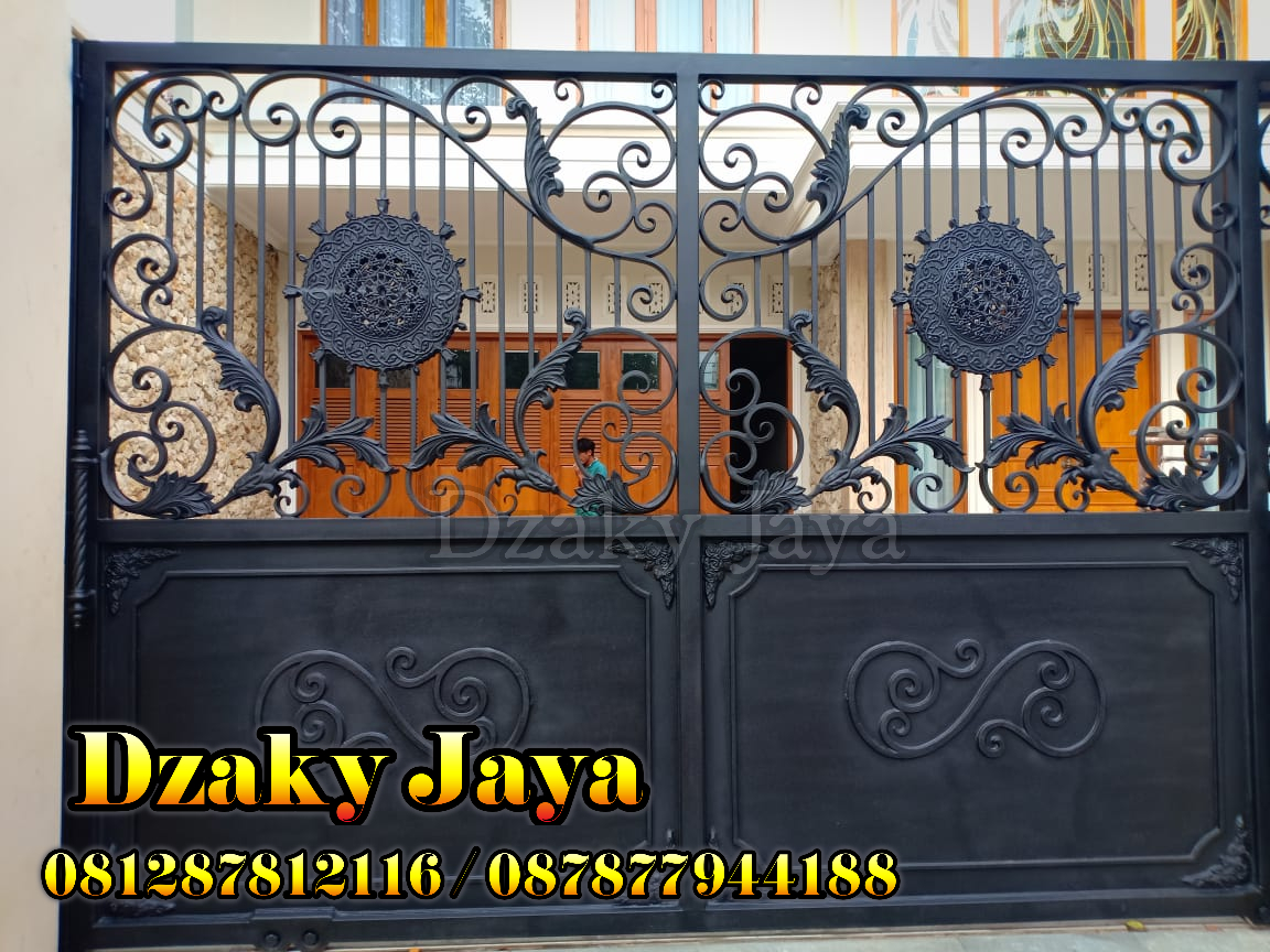 PAGAR BESI TEMPA UNTUK RUMAH MEWAH KLASIK - Spesialis Pagar Klasik Mewah