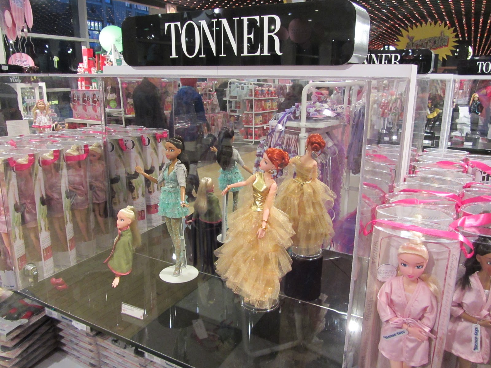 Saturday Morning Toyz: Barbie and Tonner section @ Fao Schwarz