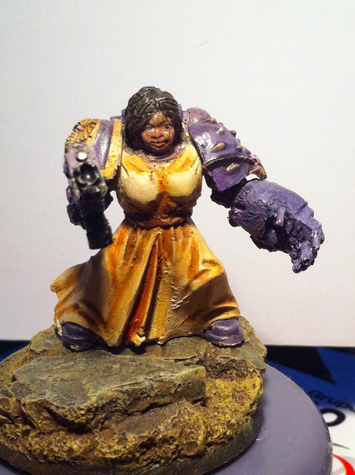 CONVERSIONES DE MINIS: FEMALE MARINE 40K