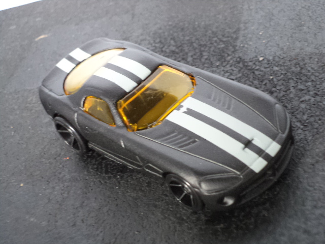 AUTOS A ESCALA: DODGE VIPER SRT-10 BATMAN