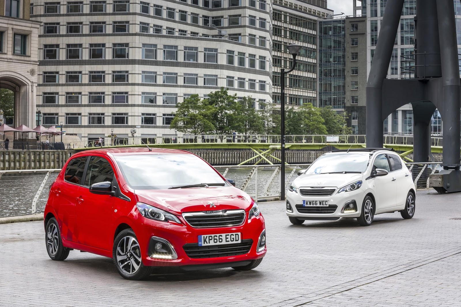 The Motoring World: Peugeot adds a new colour and a complementary new ...