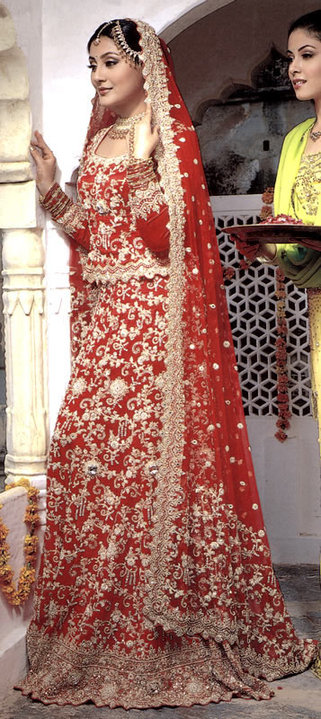 Dulhan in Red Saree | Asian Bride