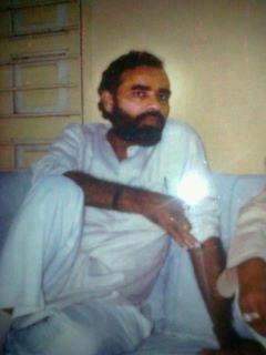 Gujarati On Web: Rare Picture of Narendra Modi - Young Man