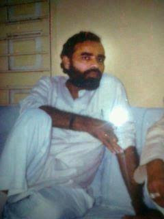 Gujarati On Web: Rare Picture of Narendra Modi - Young Man
