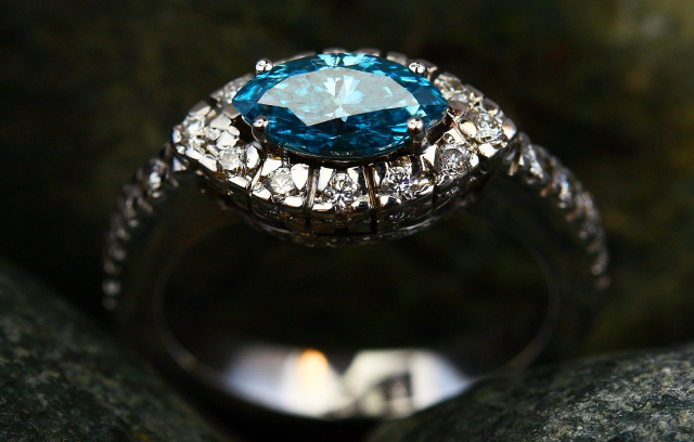 Apakah Manusia Bisa Membuat Batu Intan?