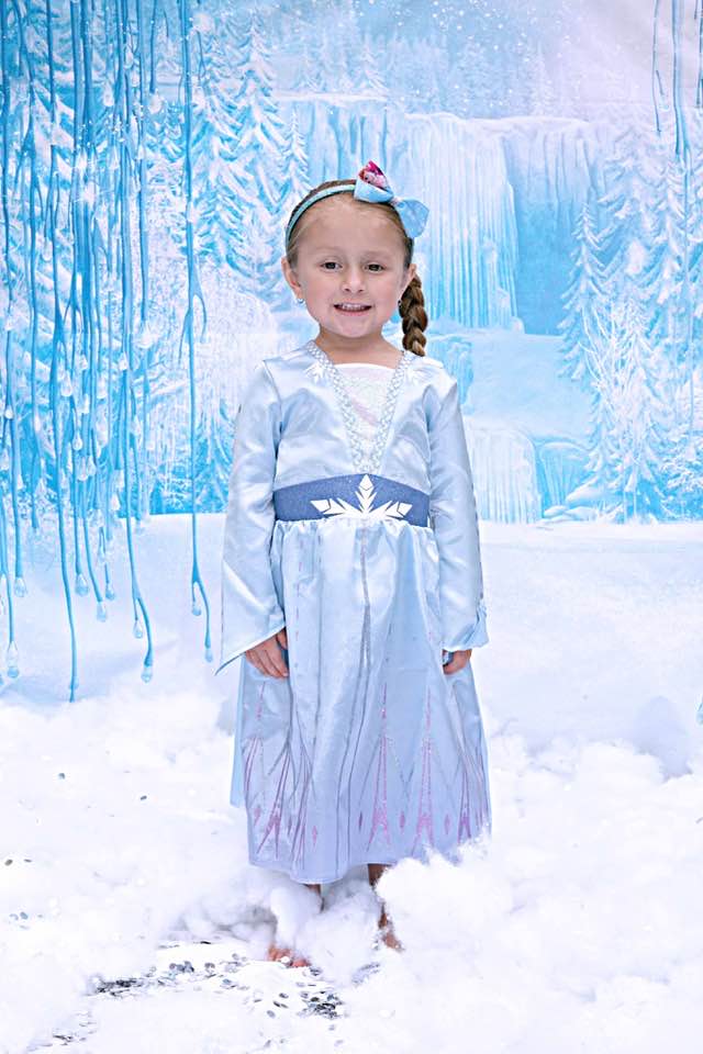 {Elsa, Anna and Family}