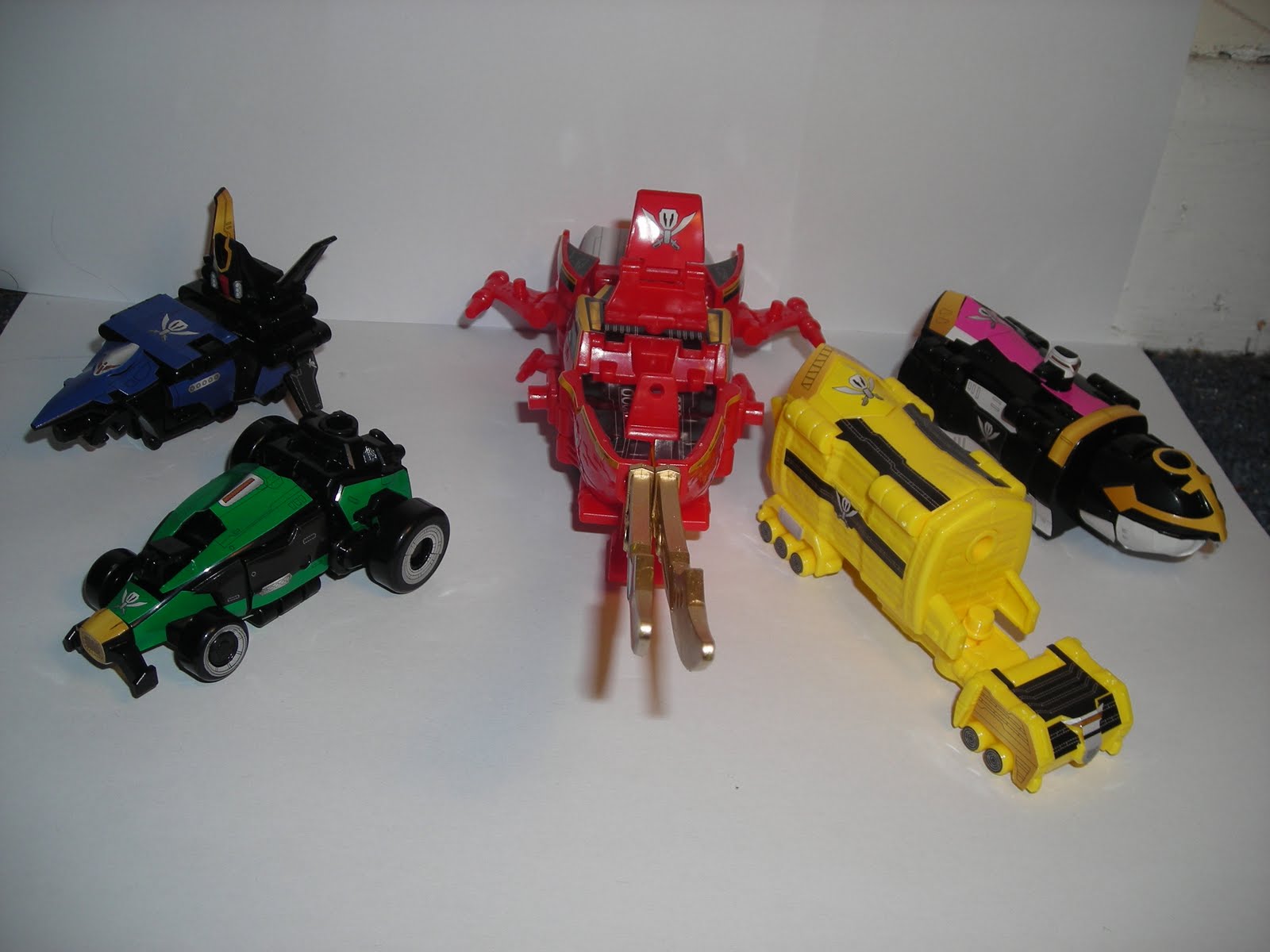 My Shiny Toy Robots: Toybox REVIEW: Kaizoku Sentai Gokaiger mini-pla ...