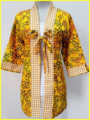 Model baju batik wanita modern warna kuning