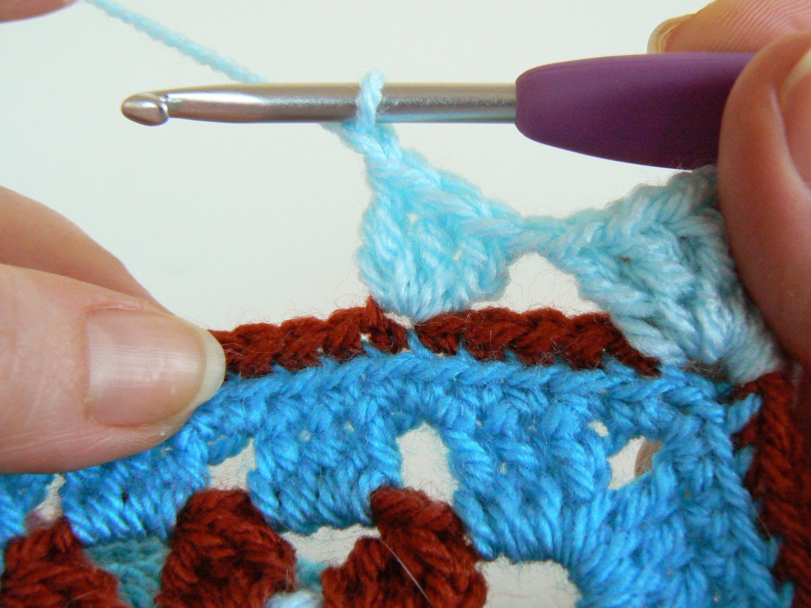 Little Crochet: Wednesday Grannies - Edging Tutorial