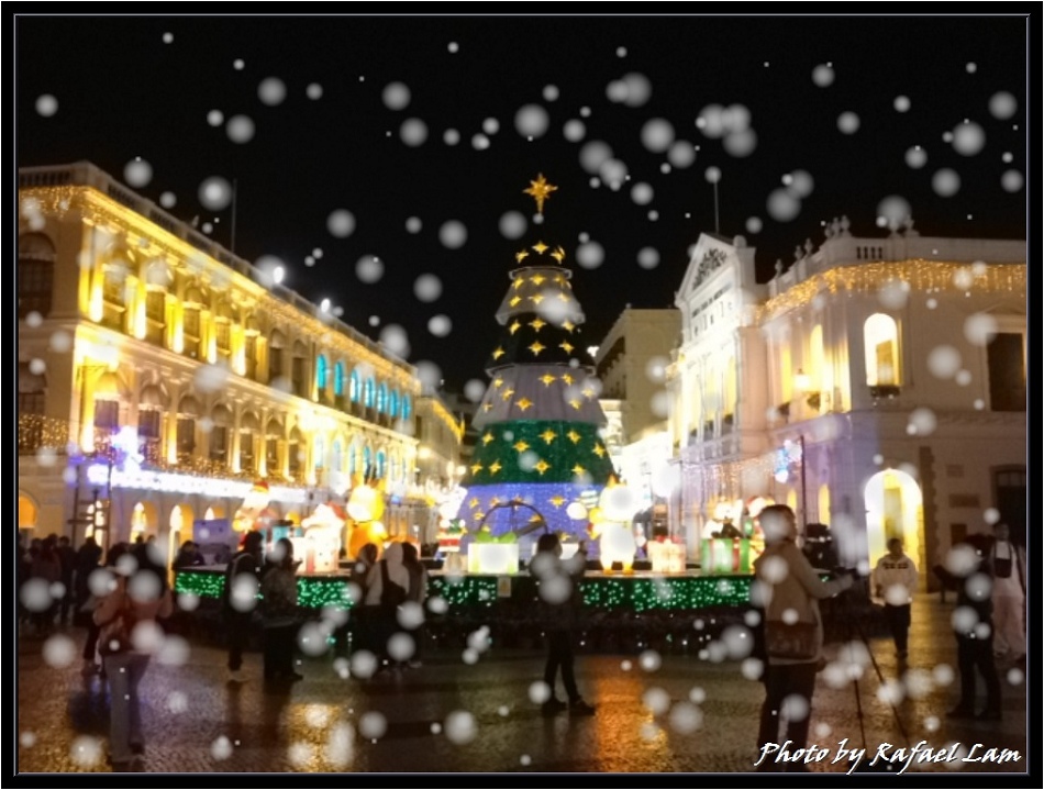 Rafael Lam's Travel & Photography World: Snow in Macau... Merry X'mas