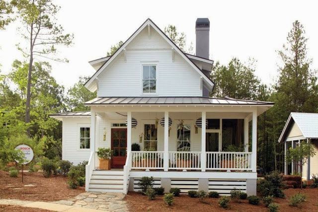 INSPIRED DESIGN: Inspired Design: White Farmhouses