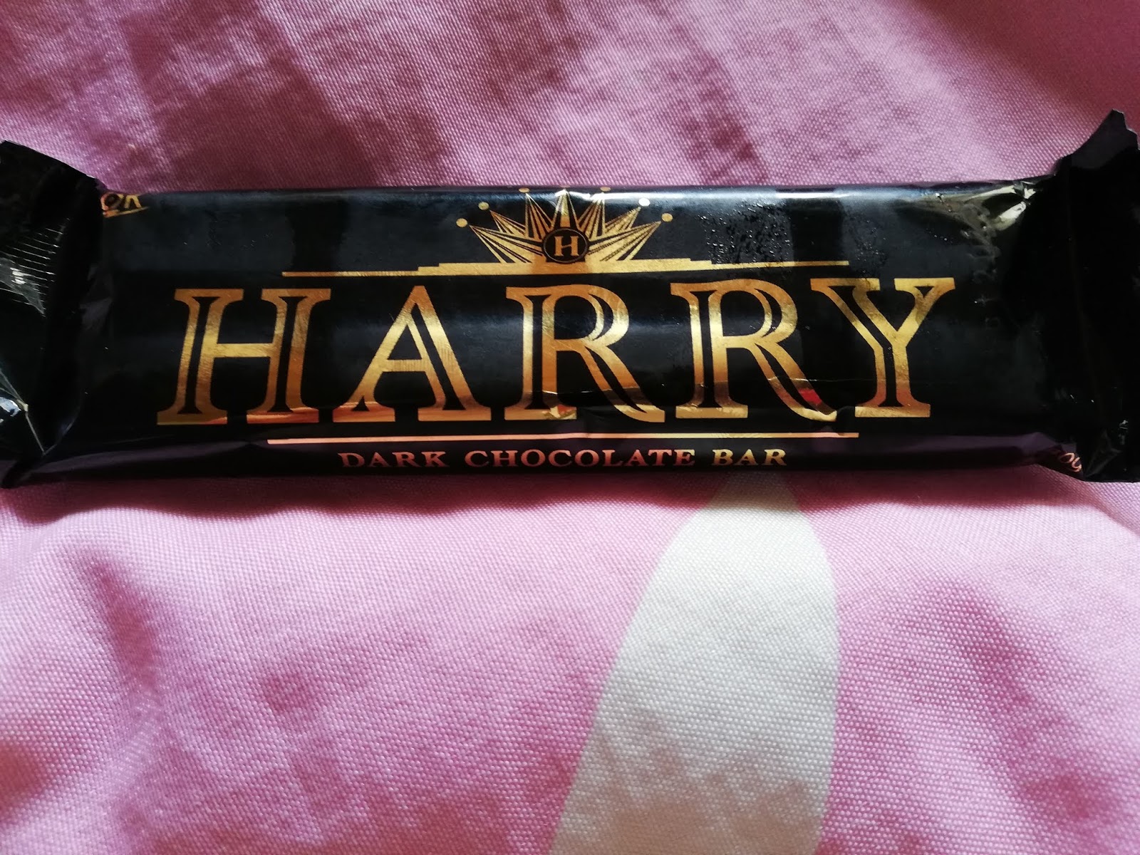 Cienanigans: HARRY DARK CHOCOLATE BAR