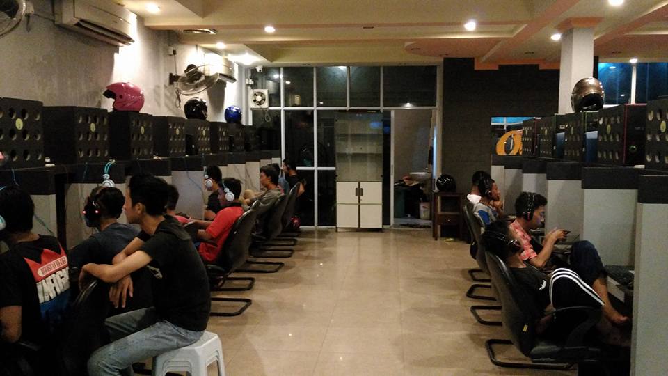 20+ Desain Warnet dan Game Center Minimalis, Mewah dan Terbaik