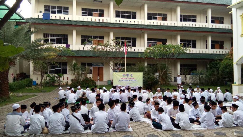10 Pondok Pesantren Terbesar Di Jakarta Untuk Santri Zaman Now - JALUR ...