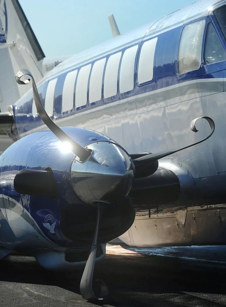 Kathryn's Report: Beechcraft 99A (F) Airliner Freighter, N499CZ ...