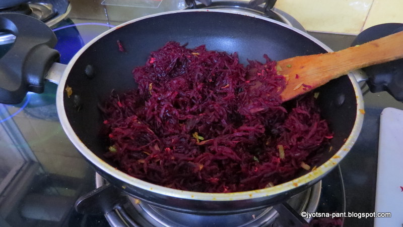 With Love from Mom's Kitchen: Beetroot Cutlets